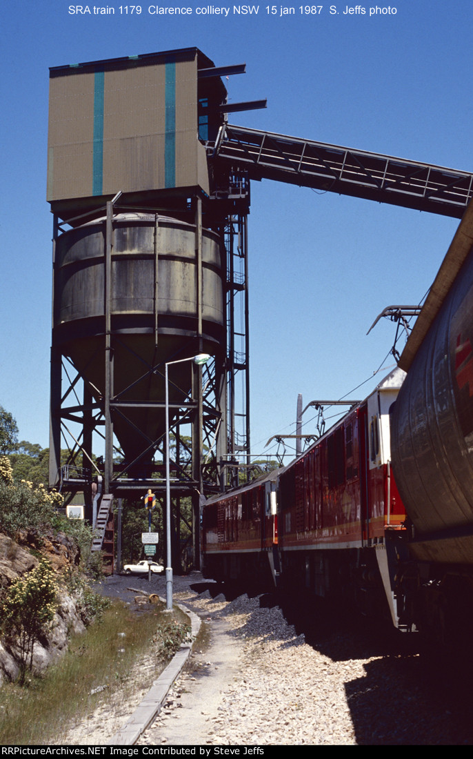 SRA train 1179 two 86 class